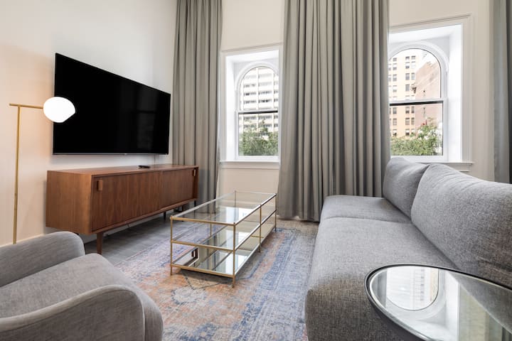 Sosuite | Penthouse Arch Windows - Germantown - Philadelphia
