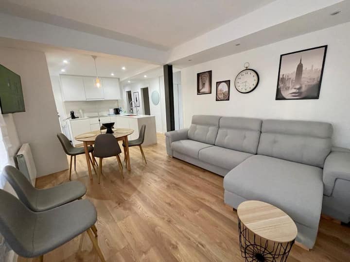 Lux  Centric Apartment With Pool - Lloret de Mar