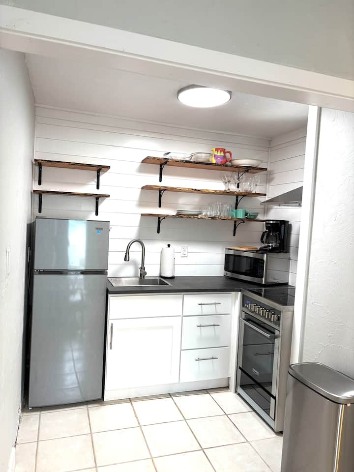 Lidokey-tiny Studio Cottage E - Sarasota, FL