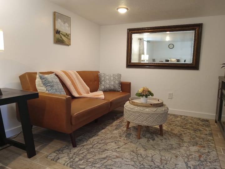 Ogden 2 Bed Pet Friendly Apt - Ogden, UT