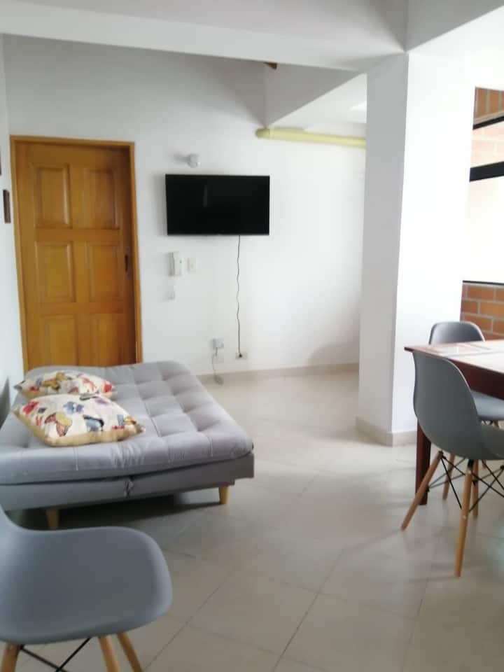 Apartment "Cámbulo" In Laureles- 3 Bedrooms-8 P - Medellín