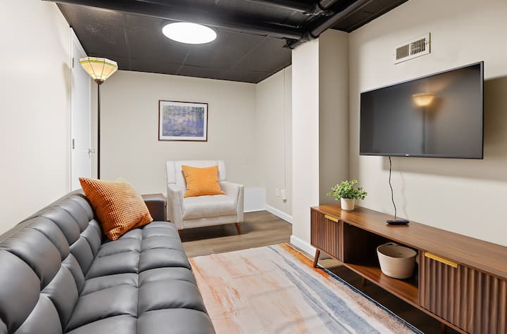 Spacious Basement Two Bedroom Apartment - Murray Hill, KY