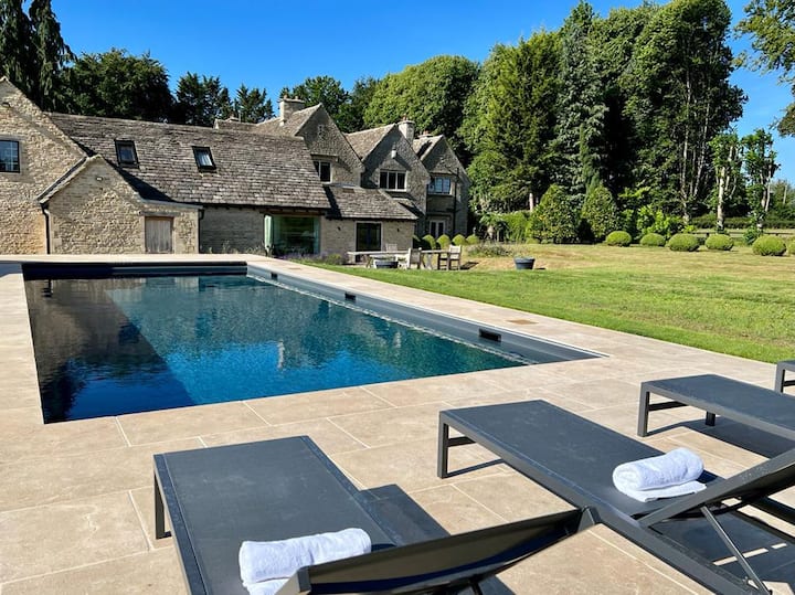 The Cotswolds Family Wellness Getaway (20 Guests) - Tetbury