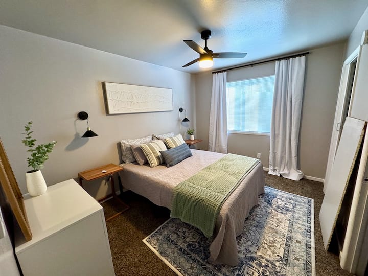One Bedroom Condo - 法哥
