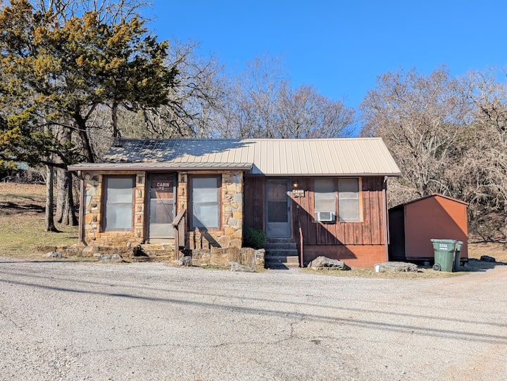 Adorable Mountain View Cabin - Davis, OK