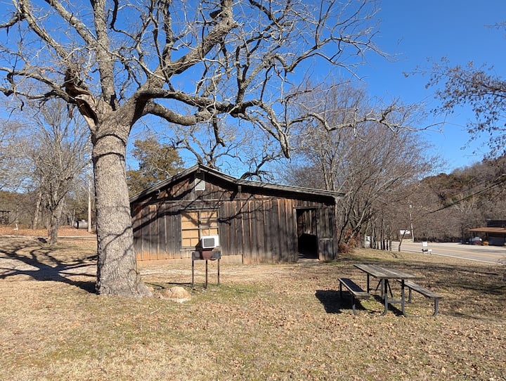 Family Cabin W/large Fireplace - Davis, OK