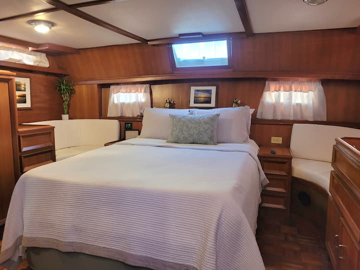 Decatur 42ft Motor Yacht - Louisiana