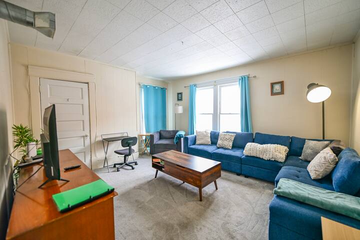Roomy Upstairs Apartment - Athens, OH
