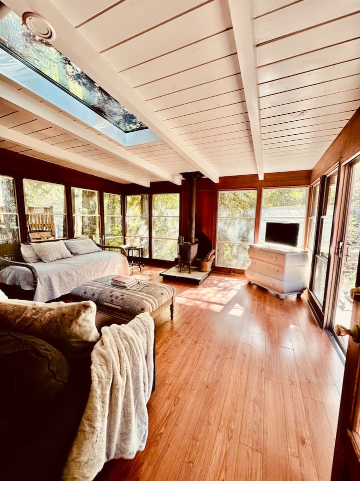 The Love Nest With Hot Tub - Guerneville, CA