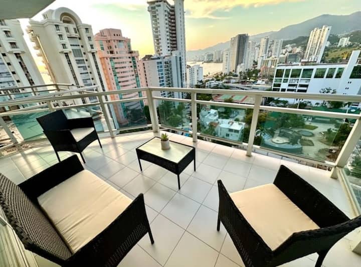 Departamento Con Vista Y Acceso A La Bahía . - Acapulco
