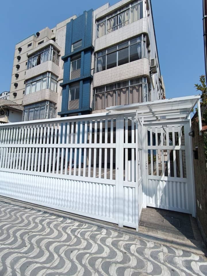 Sala Living No 1. Andar Prox à Praias E Comércios - Santos