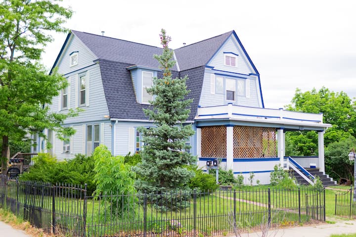 1901 Colonial Charm - Rapid City, SD