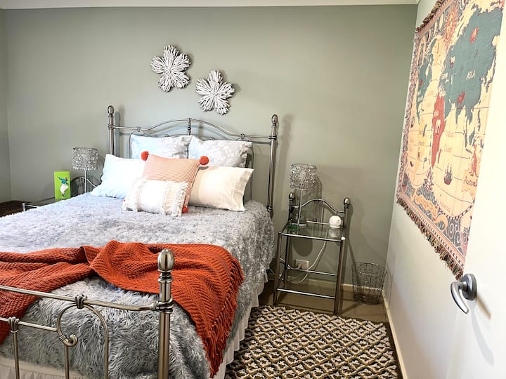 Queen Room At Jade Meadow House - Nowra