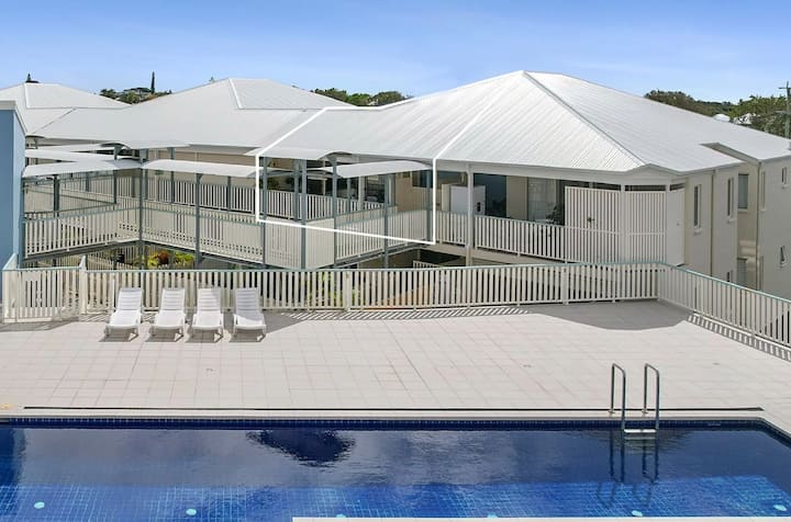 Pacific On Coolum Holiday Apt - Coolum Beach