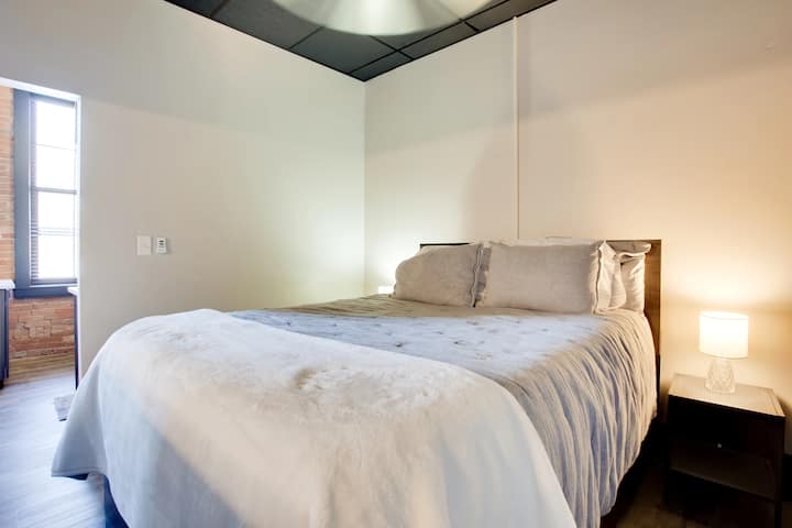 Luxury Parkview Nook - Wakonda State Park, La Grange