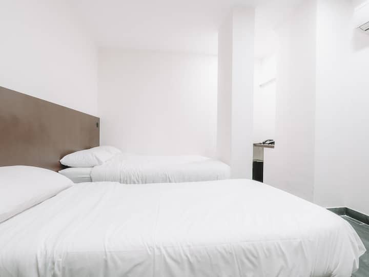 Spacious Triple Room –No Window - Bedok