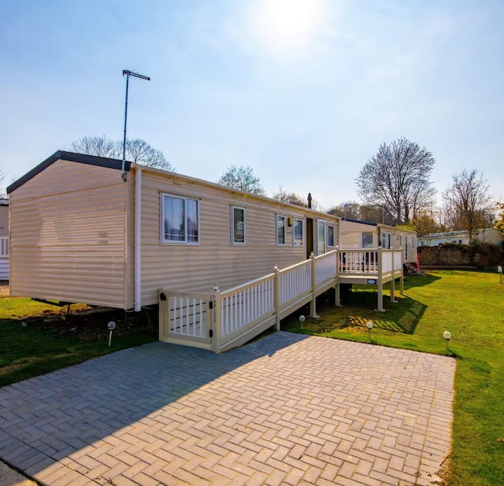 5 Bed, Accessible Caravan - Hastings