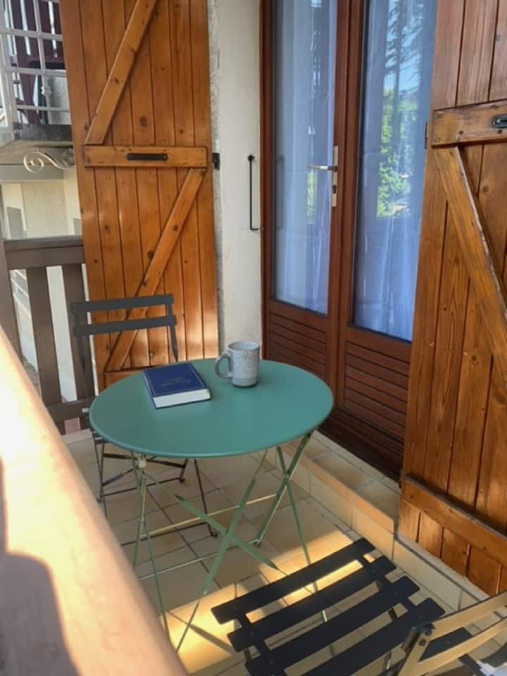 Appartement 40m² 1 Chambre, Parking Et Balcon - Aix-les-Bains