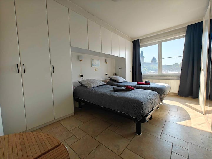 Top Location Spacious Apartment. Lots Of Light. - Gand