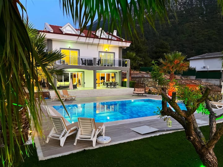 ÖLüdeniz'de Muhafazakar Villa - Ölüdeniz