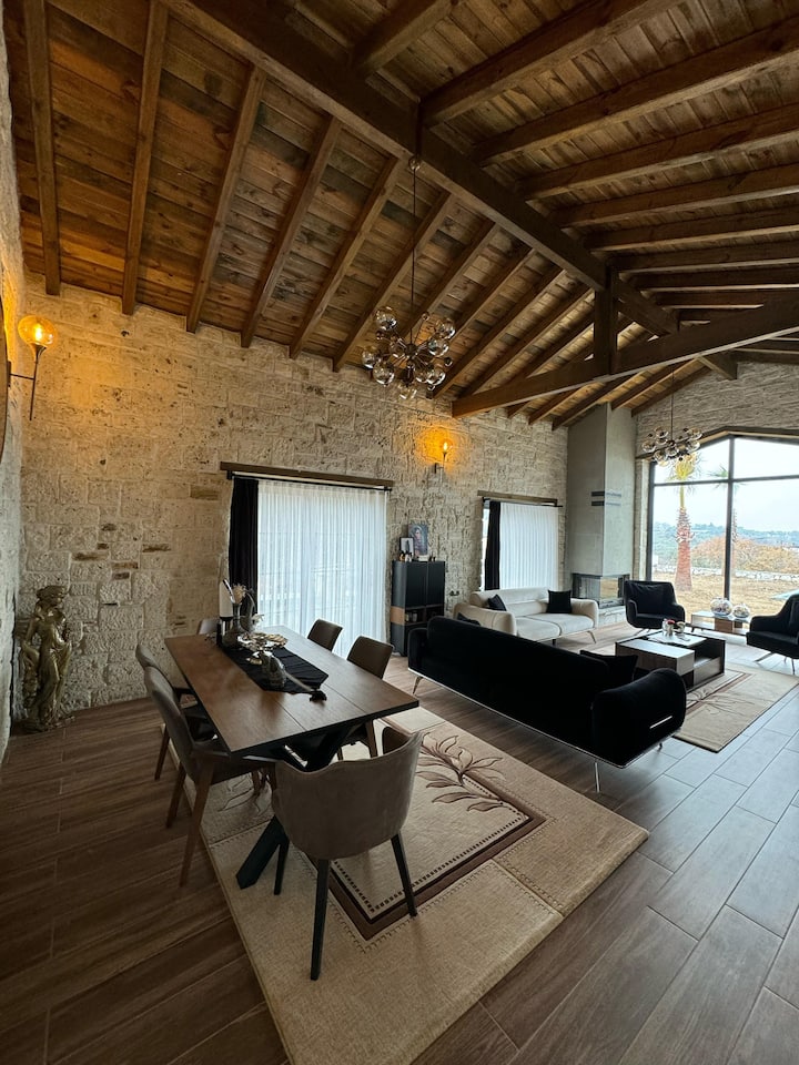 Kozbeyli Taş Villa Havuzlu Deniz Manzaralı - Aliağa
