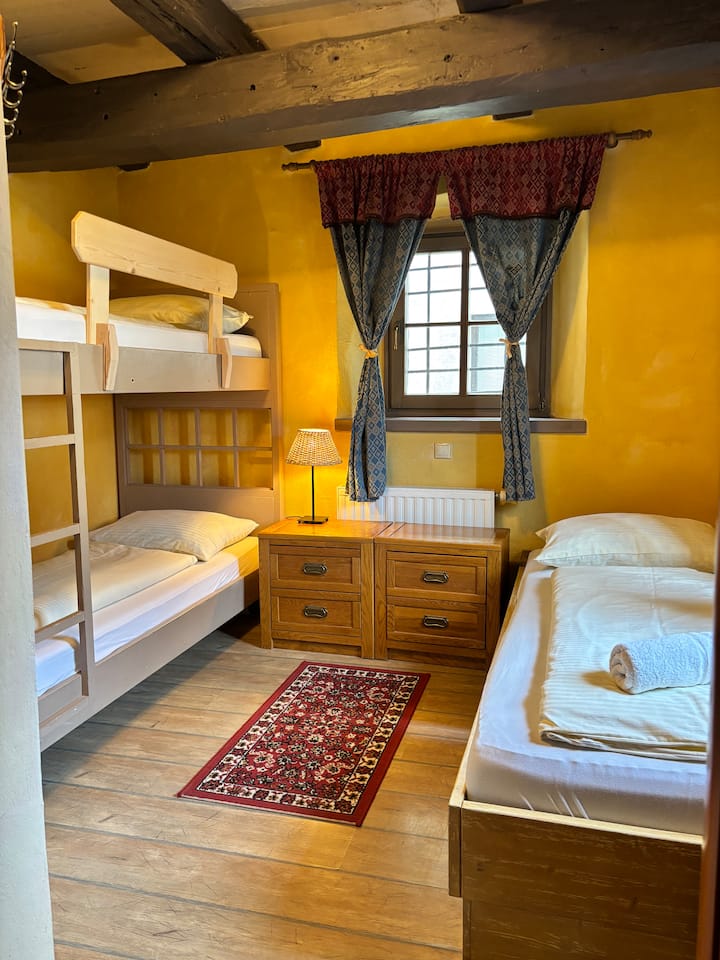 Belopeški Dvori - Apartma Za 5 Oseb, 2 Spalnici - Podkoren