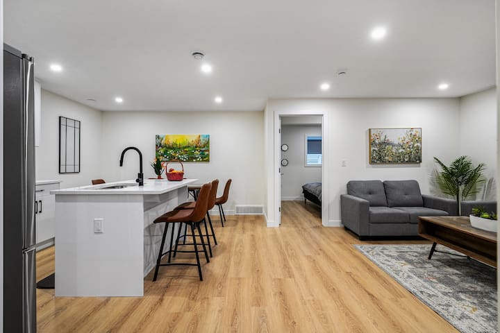 The Elgin Escape: New Full Suite - Calgary