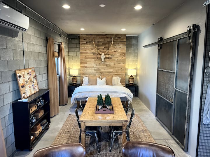 Couples Retreat With Hot Tub - Flagstaff