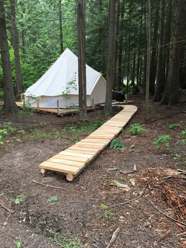 Riverfront Glamping In Forest! - Sicamous