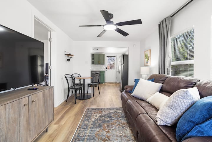 Fully Equipped Tiny Home - Temple, TX
