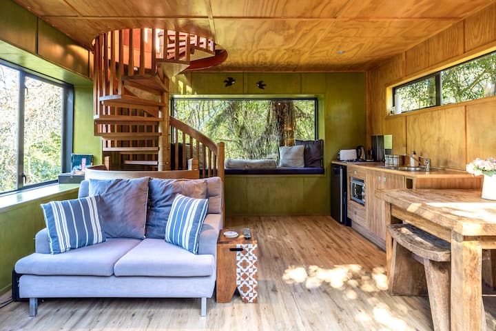 The Treehouse, Oneroa - Waiheke Island