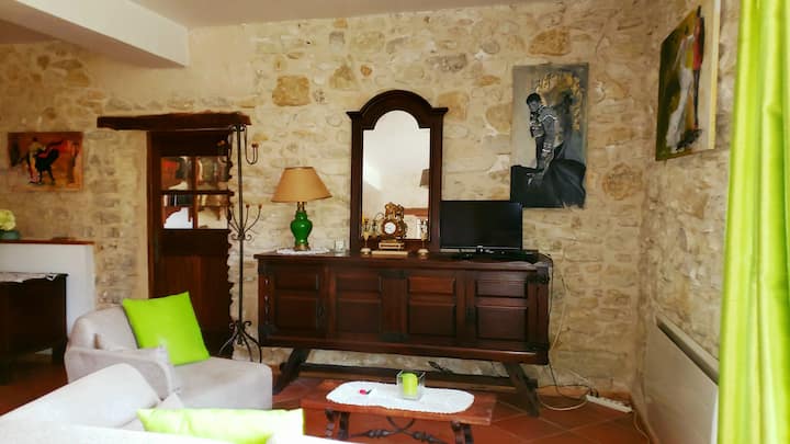 Gît'anis Parce Que La Couleur Anis Prédomine ... - Forcalquier