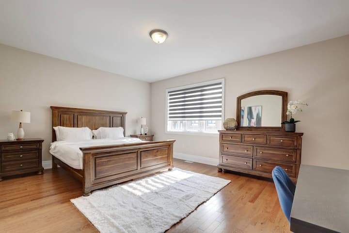 Fablous Ensuite Master Bedroom - 브램턴