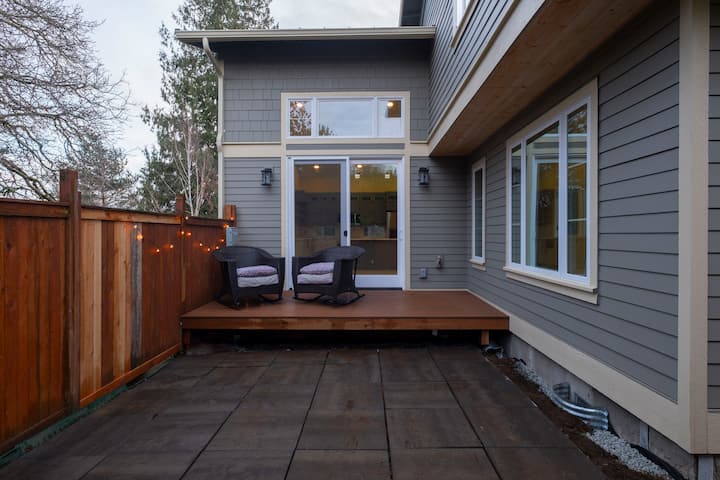 Full New House Near Green Lake Park In Seattle - Seattle, WA