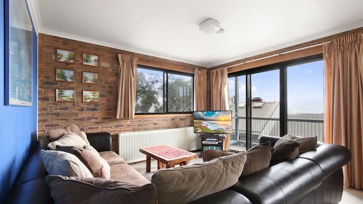 Lawlers 44 At Mt Hotham - Mount Hotham