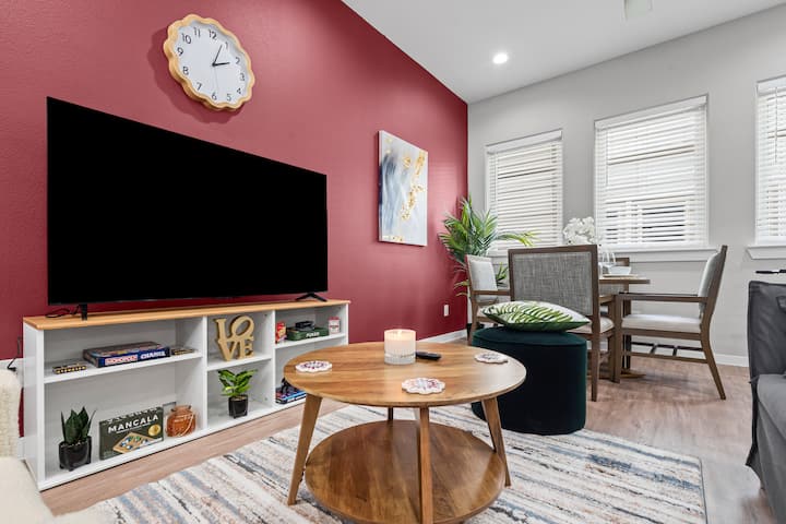 The Jasper 2bd Th: 7st Walkable, Stylish & Homey! - Cultural District - Fort Worth