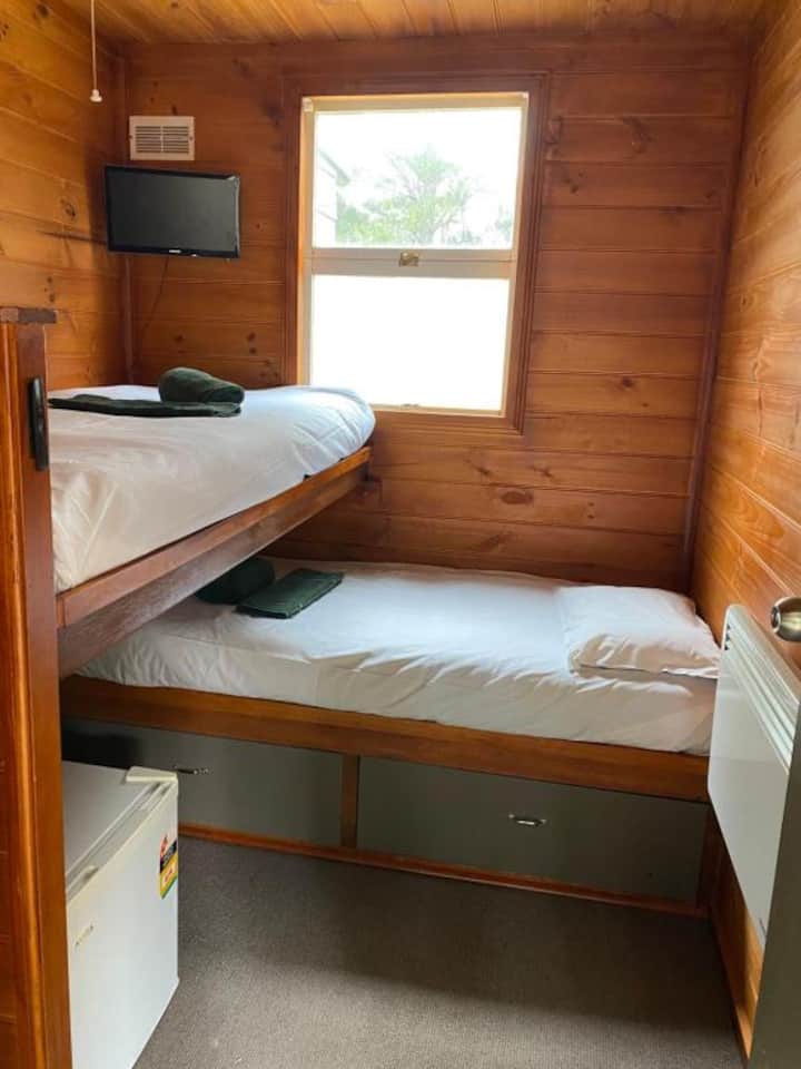 Small L Shaped Bunk Room (24) - Jindabyne