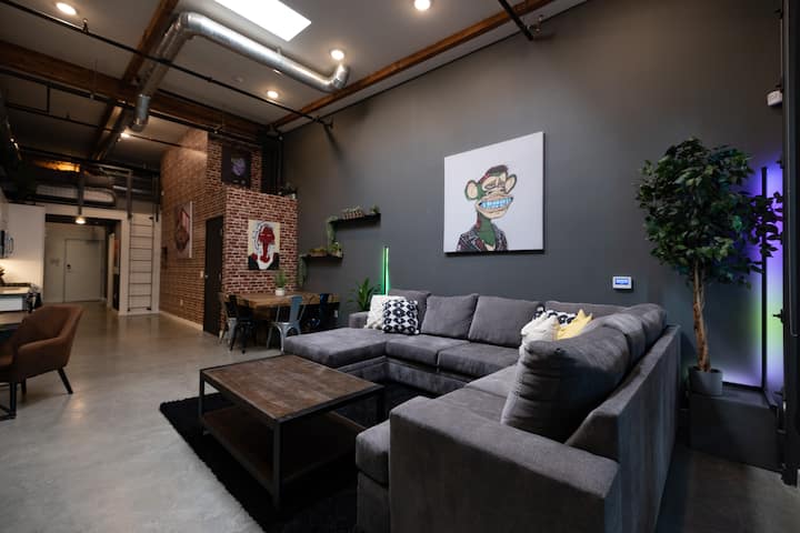 *Downtown *5mile To Disney *Gym *Loft *Dogs Ok *Ac - Irvine, CA
