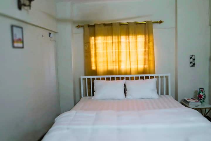 Cozy Seaview Room, Marine Drive - Karachi