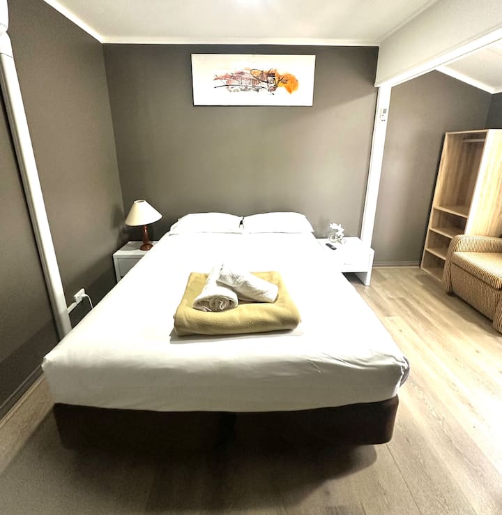 Double Room Ensuite Fits 2 (13) - Jindabyne