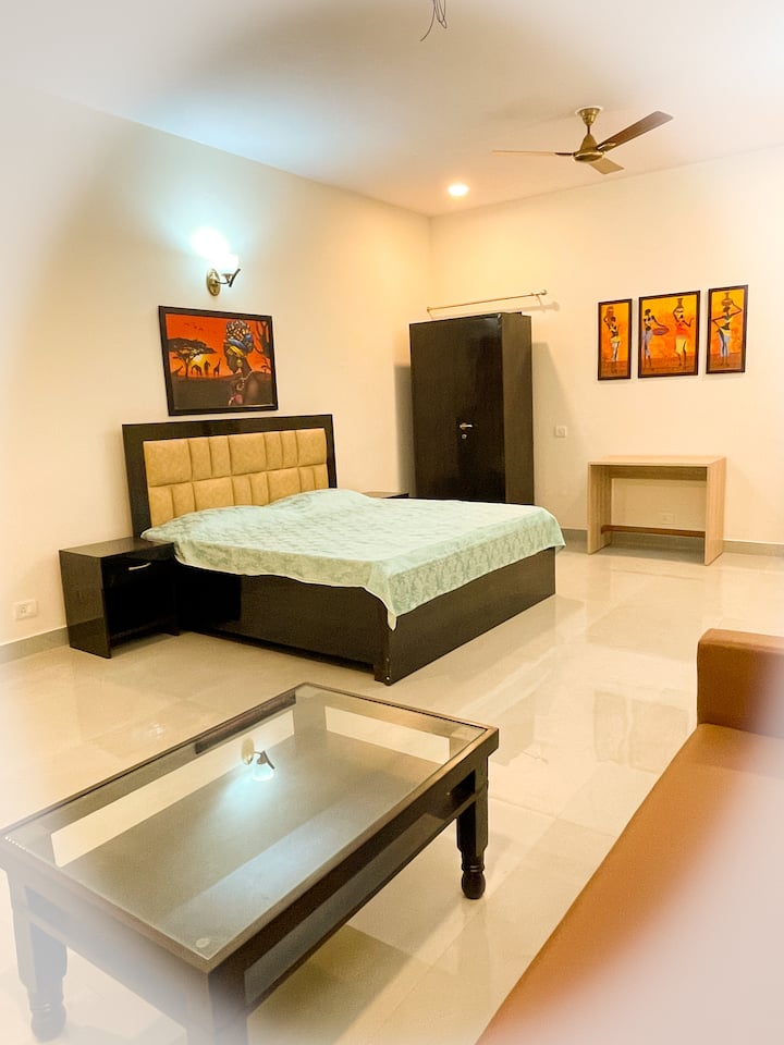 Elegant Living: 2 Bhk Residence - 노이다