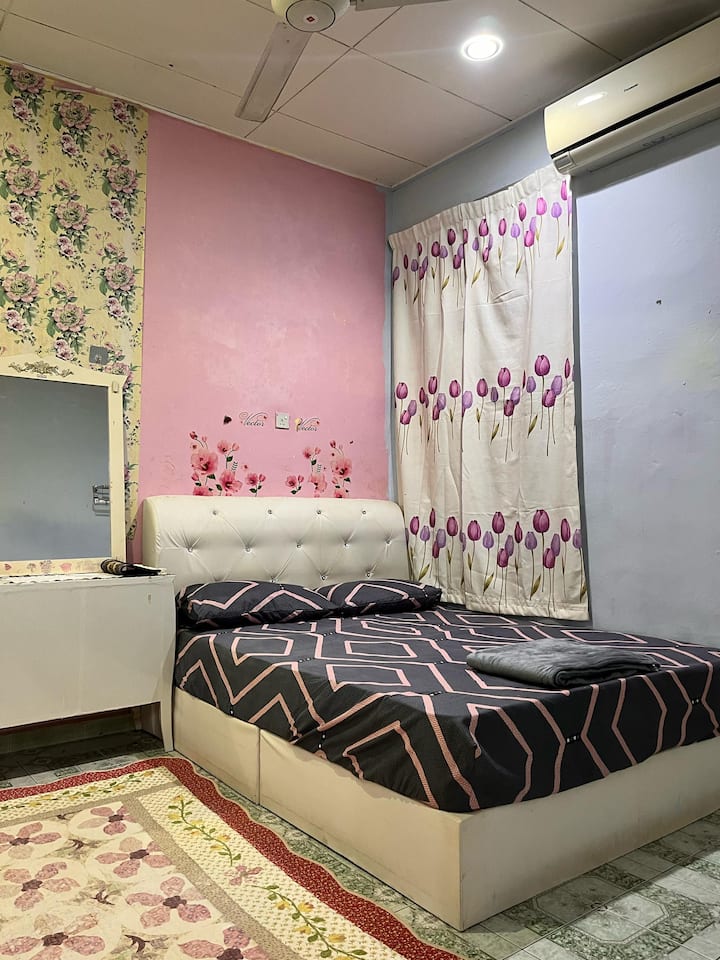 Kak Ja Homestay Near The Beach (Wifi) - Paka
