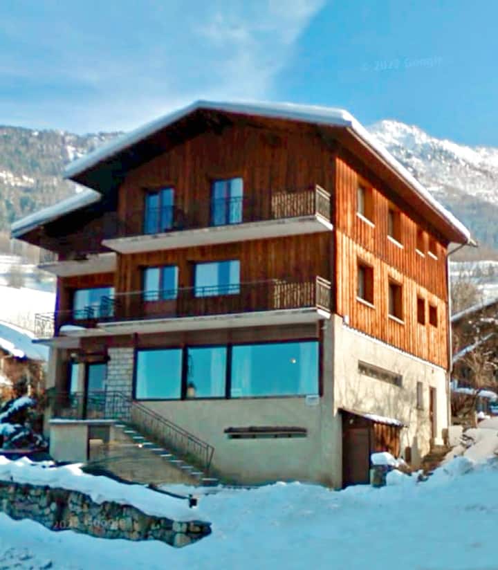 Chalet 450m² Pour 27 Personnes - Moutiers
