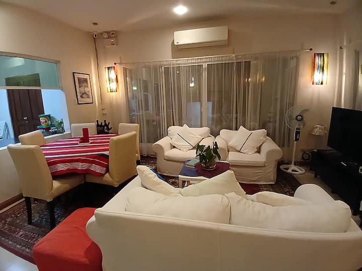 "Cozy 2br Hideaway Few Steps To The Beach" - Jagna