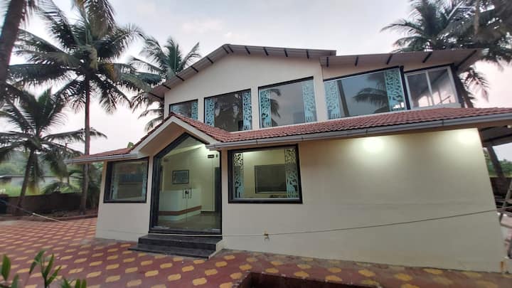 Sushegat Beach Villa - Guhagar