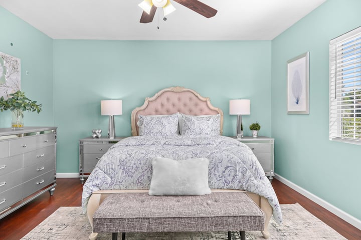 Spacious Family Retreat | Minutes From Disneyland - West Covina, CA