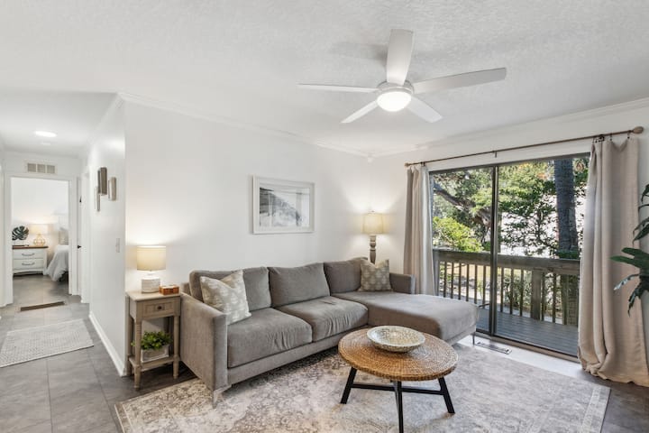 Lovely Condo One Block To Beach! - Fernandina Beach, FL