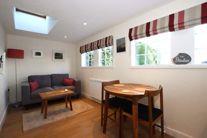 Charming Former Artist’s Studio In Lymington - Lymington