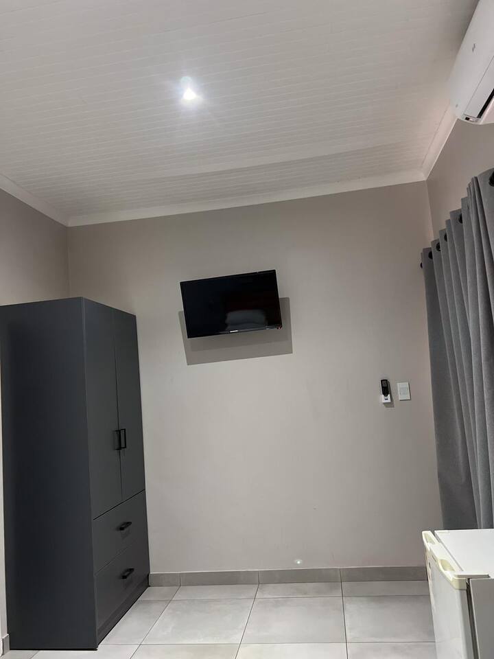 Room 12: Pool View - Thabazimbi