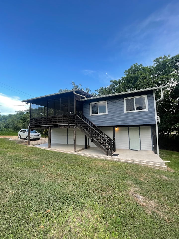 Blue House Bungalow - Belize
